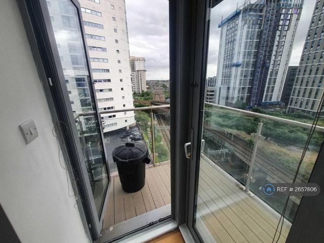 Bute Terrace, Cardiff, CF10 1 bed flat to rent £1,050 pcm £242 pw