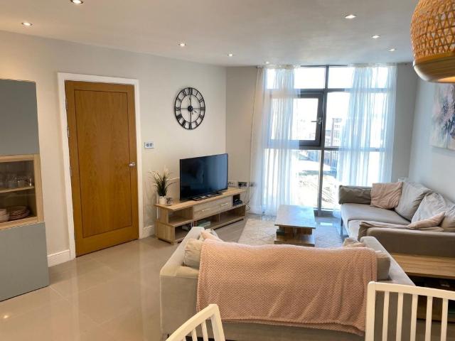 Bute Terrace, Cardiff CF10, 2 bed flat to rent, £1,400 pcm | PrimeLocation