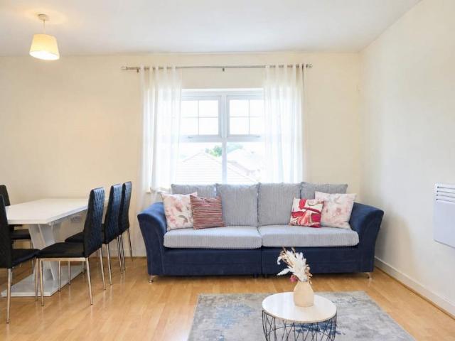 Butler Close Edgware HA8 2 bed apartment to rent £2,800 pcm £646 pw