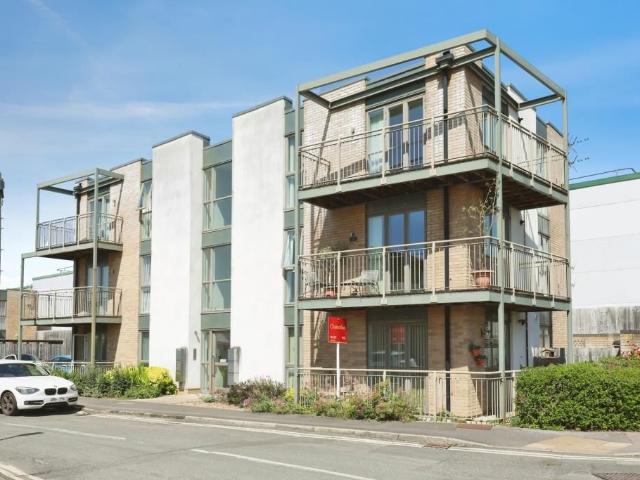 Butlers Drive, Carterton OX18, 2 bed flat to rent, £1,300 pcm | PrimeLocation