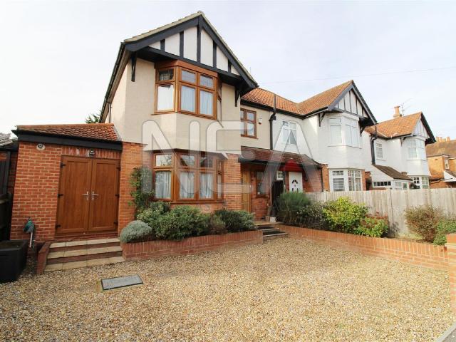 Buxton Avenue, Caversham Heights, Reading RG4, 5 bed semi detached house to rent, £2,650 pcm | PrimeLocation