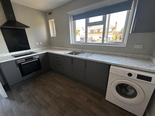 Buxton Avenue, Tamworth B78, 3 bed property to rent, £1,300 pcm | PrimeLocation