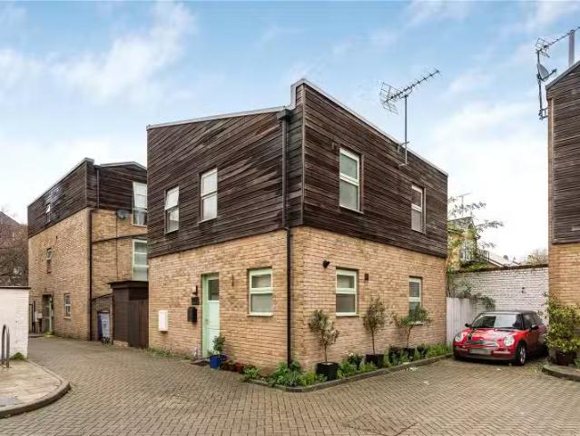 Buxton Mews, London, SW4 6RH