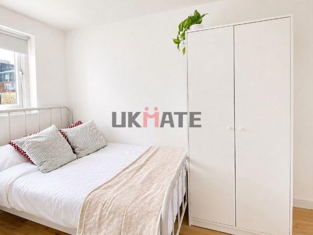 Buxton Street, London E1, Room to rent, £1,630 pcm | PrimeLocation