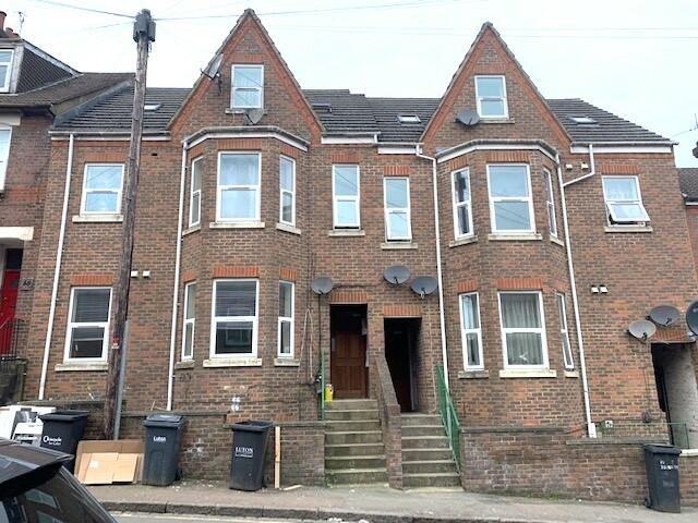 Buxton Road, Luton LU1, 1 bed flat to rent, £725 pcm | PrimeLocation
