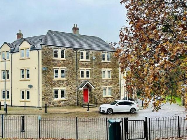 Buzzard Road, Whitchurch, 2 Bedroom Flat