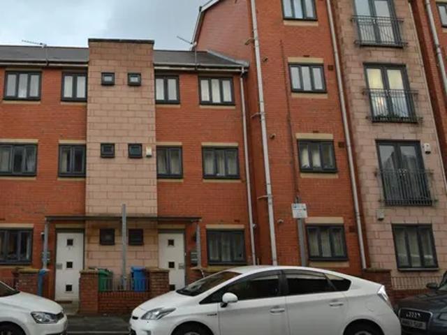 Buzzrocks, Stretford Road, Manchester, M15 5JH, United Kingdom | 4 bed house for rent #136265057 | Rentberry