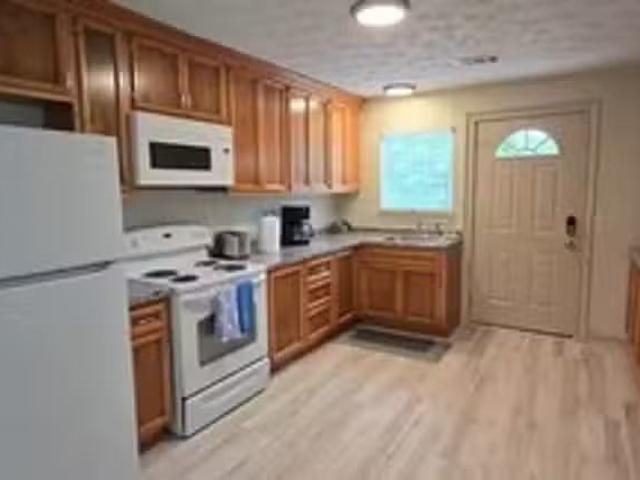 Bv Express Apt 4, 206 Baker St, Buena Vista 2 Bedroom 2 Bath