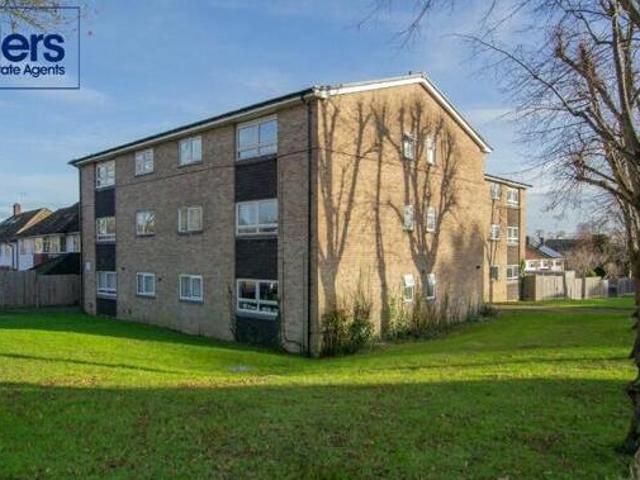 Bycullah Road, London, 2 Bedroom Flat