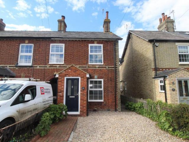 Bygrave Road, Baldock 3 bed semi detached house to rent £1,495 pcm £345 pw