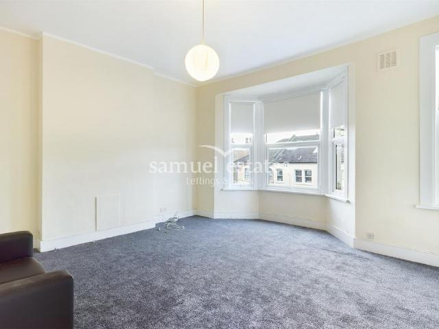 Byrne Road, London, SW12 4 bed terraced house to rent £4,250 pcm £981 pw