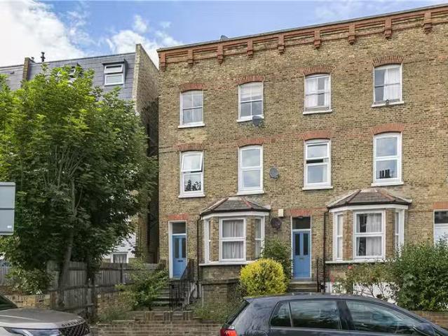 Byrne Road, London, SW12 9HZ