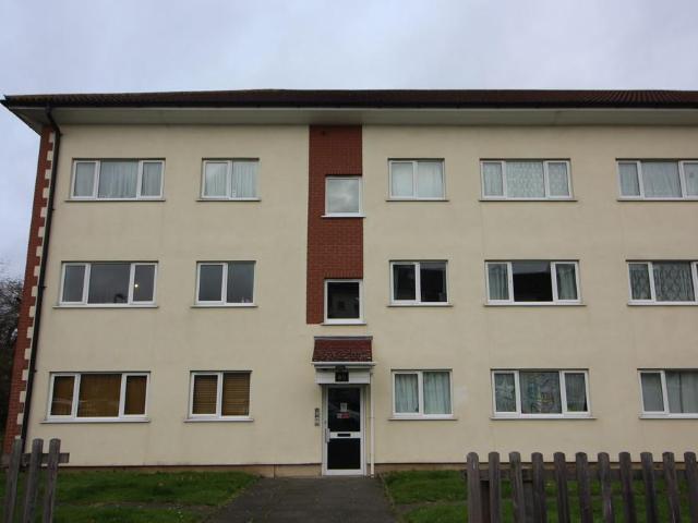 Byron Way, Northolt 3 bed apartment to rent £2,000 pcm £462 pw