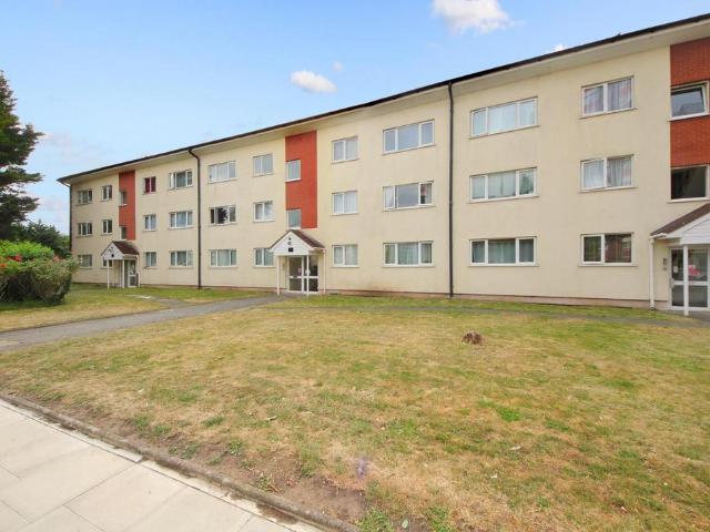 Byron Way, UB5 2 bed flat to rent £1,600 pcm £369 pw