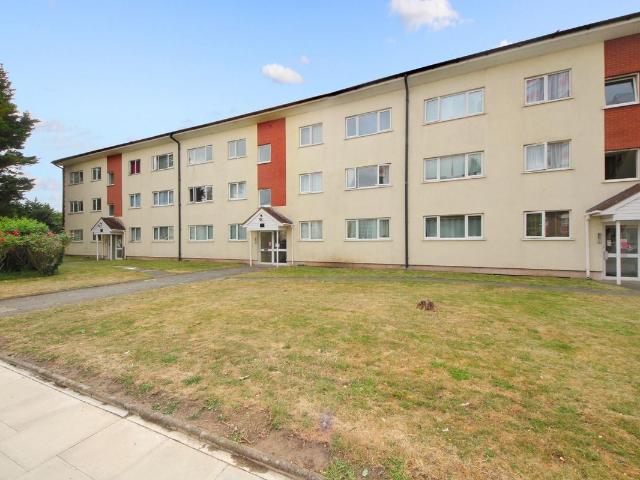 Byron Way UB5, 2 bed flat to rent, £1,600 pcm | PrimeLocation