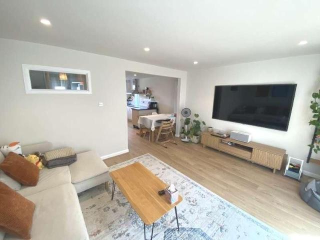 Byron Avenue, Borehamwood, WD6