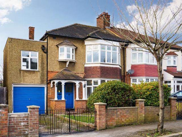Byron Avenue, South Woodford