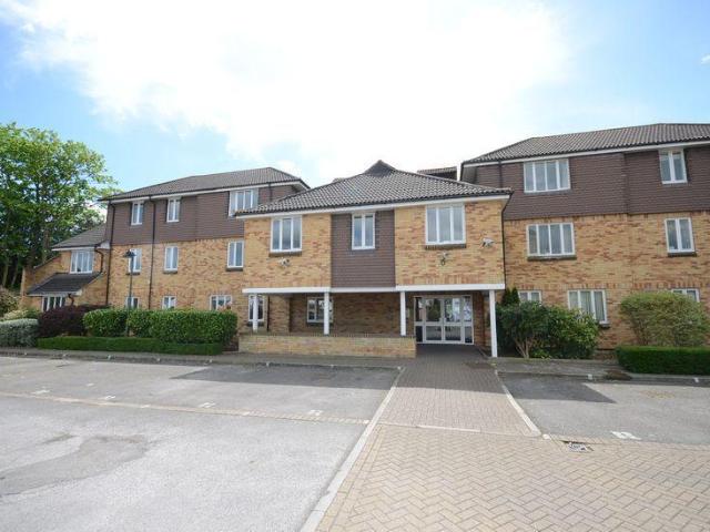 Byron Court, Windsor, SL4 2 bed flat to rent £1,450 pcm £335 pw