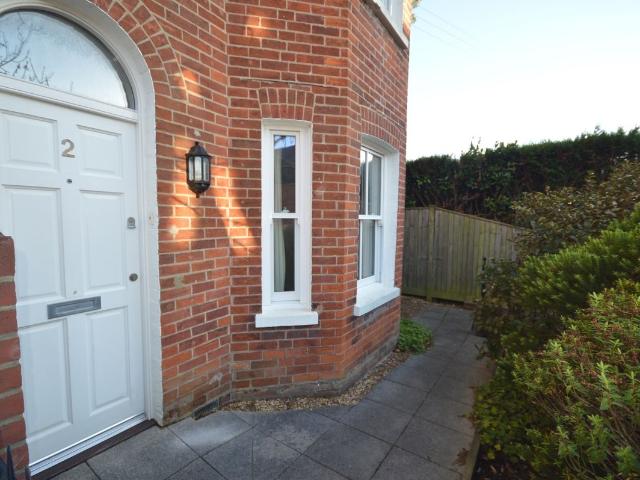 Byron Court, Belmore Lane, Lymington, Hampshire SO41, 1 bed flat to rent, £975 pcm | PrimeLocation
