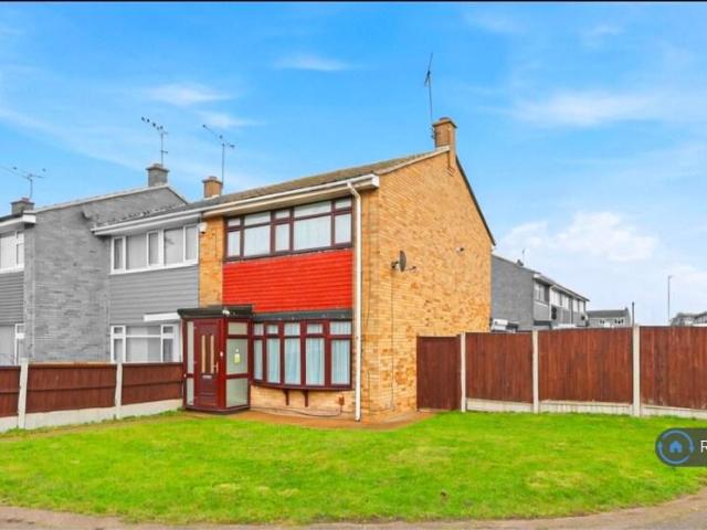 Byron Gardens, Tilbury, RM18 3 bed end of terrace house to rent £1,765 pcm £407 pw