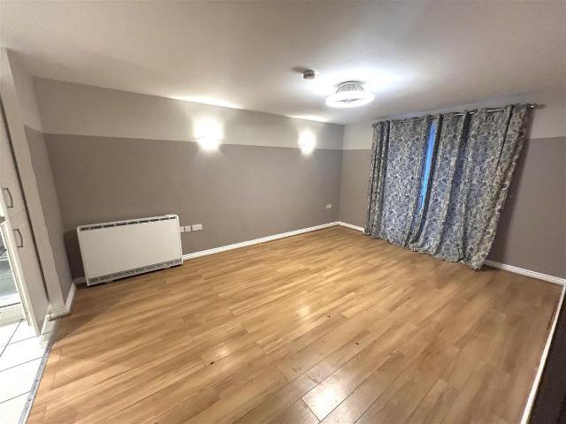 Byron Road, Eastleigh SO50, 2 bed flat to rent, £1,250 pcm | PrimeLocation