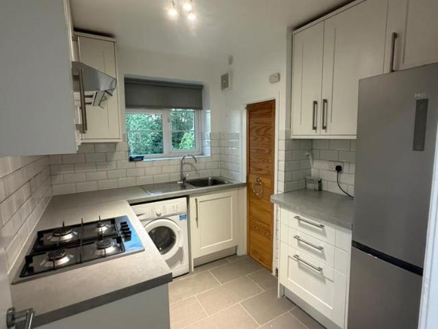 Byron Road, Harrow HA1 2 bed flat to rent £1,700 pcm £392 pw