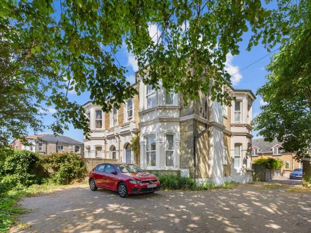Byron Road, Worthing 1 bed flat to rent £3,683 pcm £850 pw