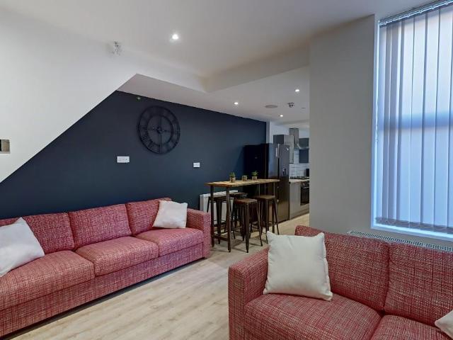 Byron Street, Eccles M30 4 bed terraced house to rent £1,733 pcm £400 pw