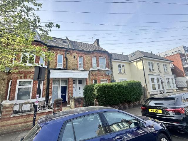 Byton Road, Tooting Broadway SW17, 2 bed maisonette to rent, £2,300 pcm | PrimeLocation