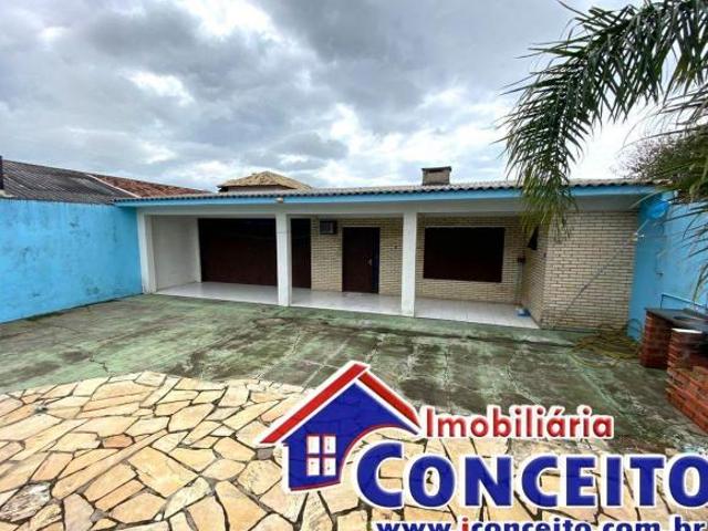 C1112 Excelente residência com piscina em ótima localização
