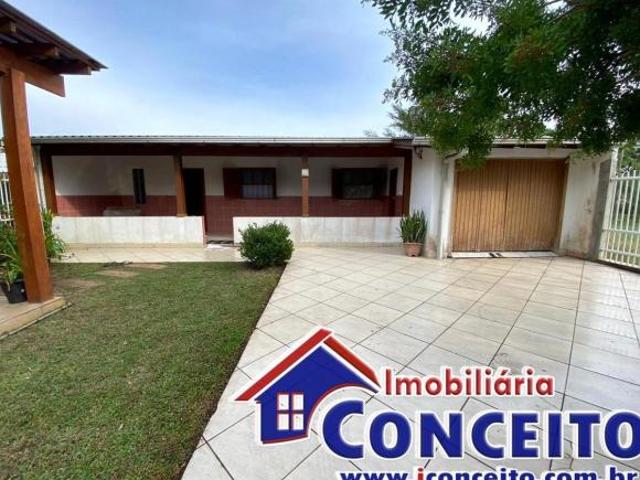 C121 Excelente residência a 800 metros do mar em Mariluz