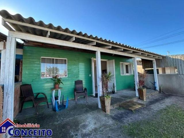 C15 Ótima residência com 03 dormitórios localizada na região de moradores