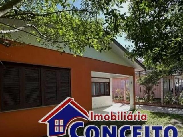 C15 Residência composta de 03 dormitórios em ótima localização em Mariluz