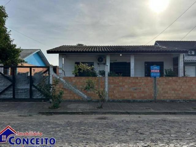 C16 Residência com 03 dormitórios no Balneário Ipiranga