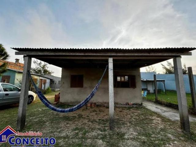 C185 Residência 02 dormitórios em região de moradores