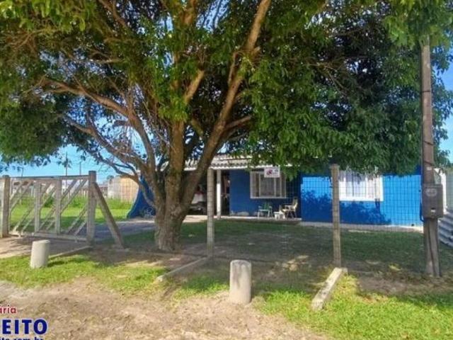 C180 Ótima residência com 03 dormitórios no Balneário Marisul