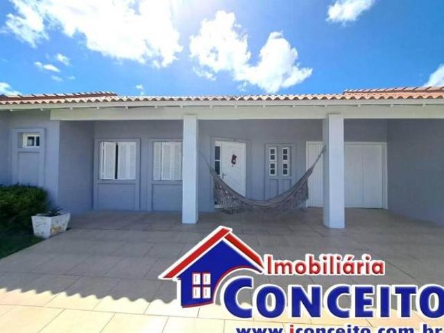 C183 Linda residência composta de 04 dormitórios em excelente localização