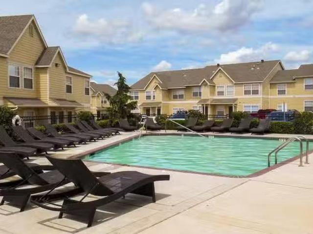 C1 Pinnacle Summit Pointe