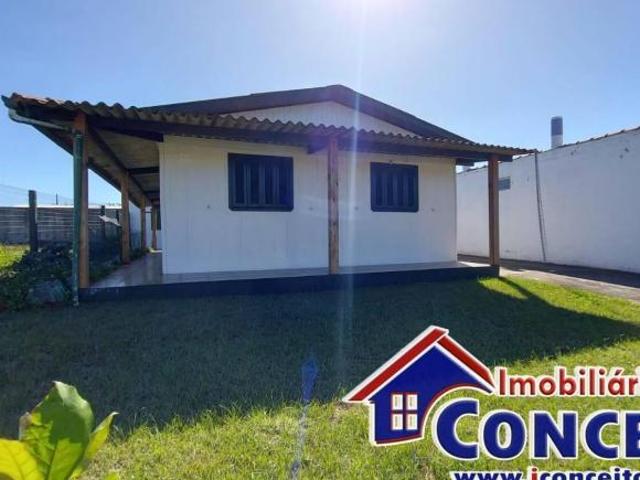 C22 Residência com 3 dormitórios a 100 metros do mar em Mariluz