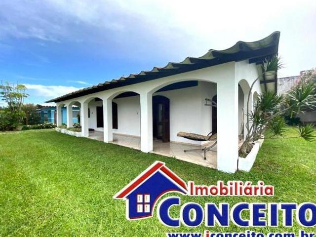 C288 Belíssima residência a 50 metros do mar em Santa Terezinha