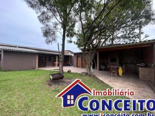 C280 Linda residência com 04 dormitórios localizada no balneário Mariluz