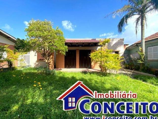 C28 Excelente residência a 150 metros do mar localizada em Mariluz