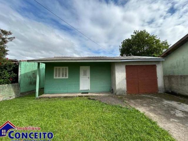 C322 Residência com 03 dormitórios em região de moradores
