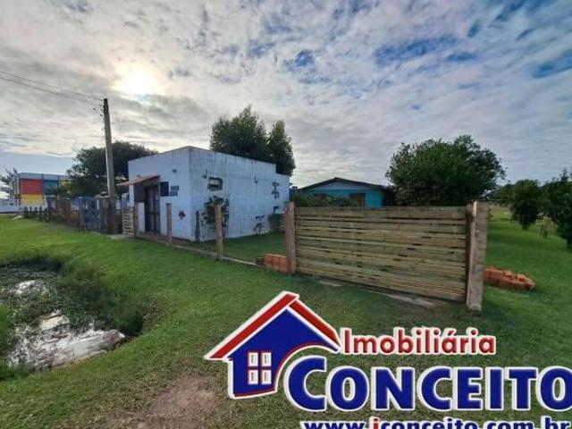 C39 Kitnet localizado em região de moradores no balneário Albatroz