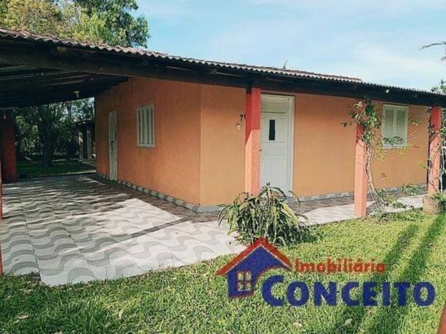 C41 Excelente residência de esquina com anexo localizada em Avenida