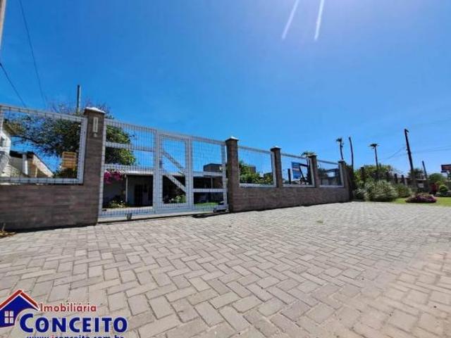 C428 Ótima residência de alvenaria no Balneário Albatroz