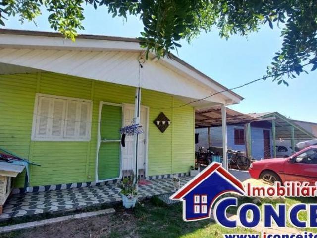 C439 Residência com dois anexos localizada no balneário Santa Terezinha