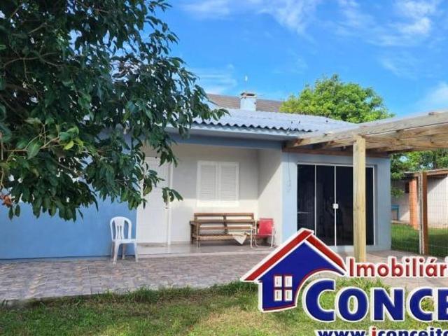 C46 Linda residência localizada a 300 metros do mar no balneário Mariluz