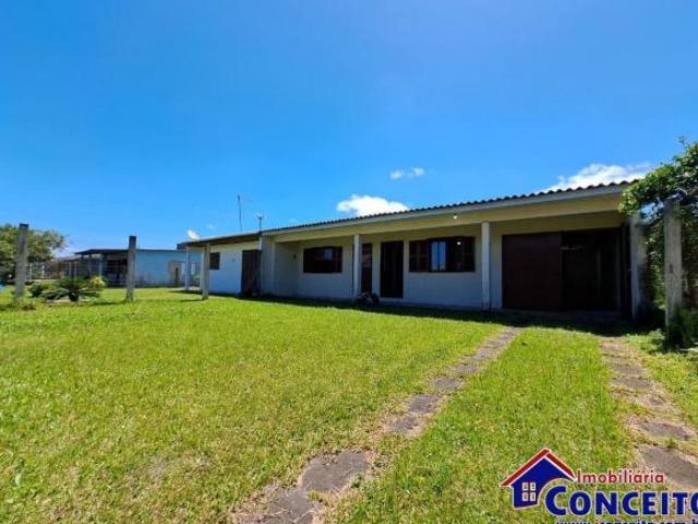 C50 Ótima residência composta de 02 suítes em boa localização