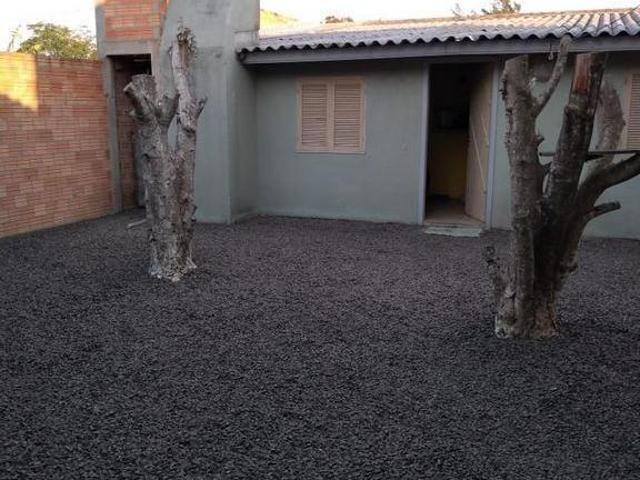 C529 Imóvel com 02 casas em localização de moradores